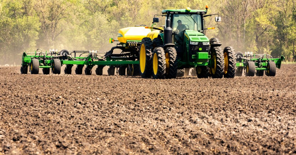 Boost crop performance with starter fertilizers | CHS Inc.